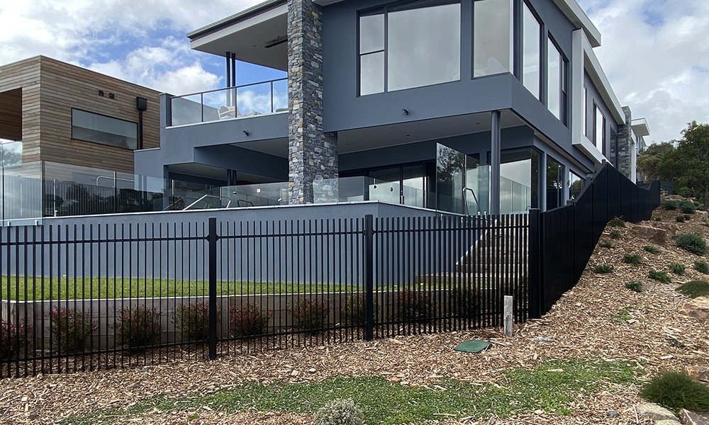 Terraced fencing style - Fences and Gates